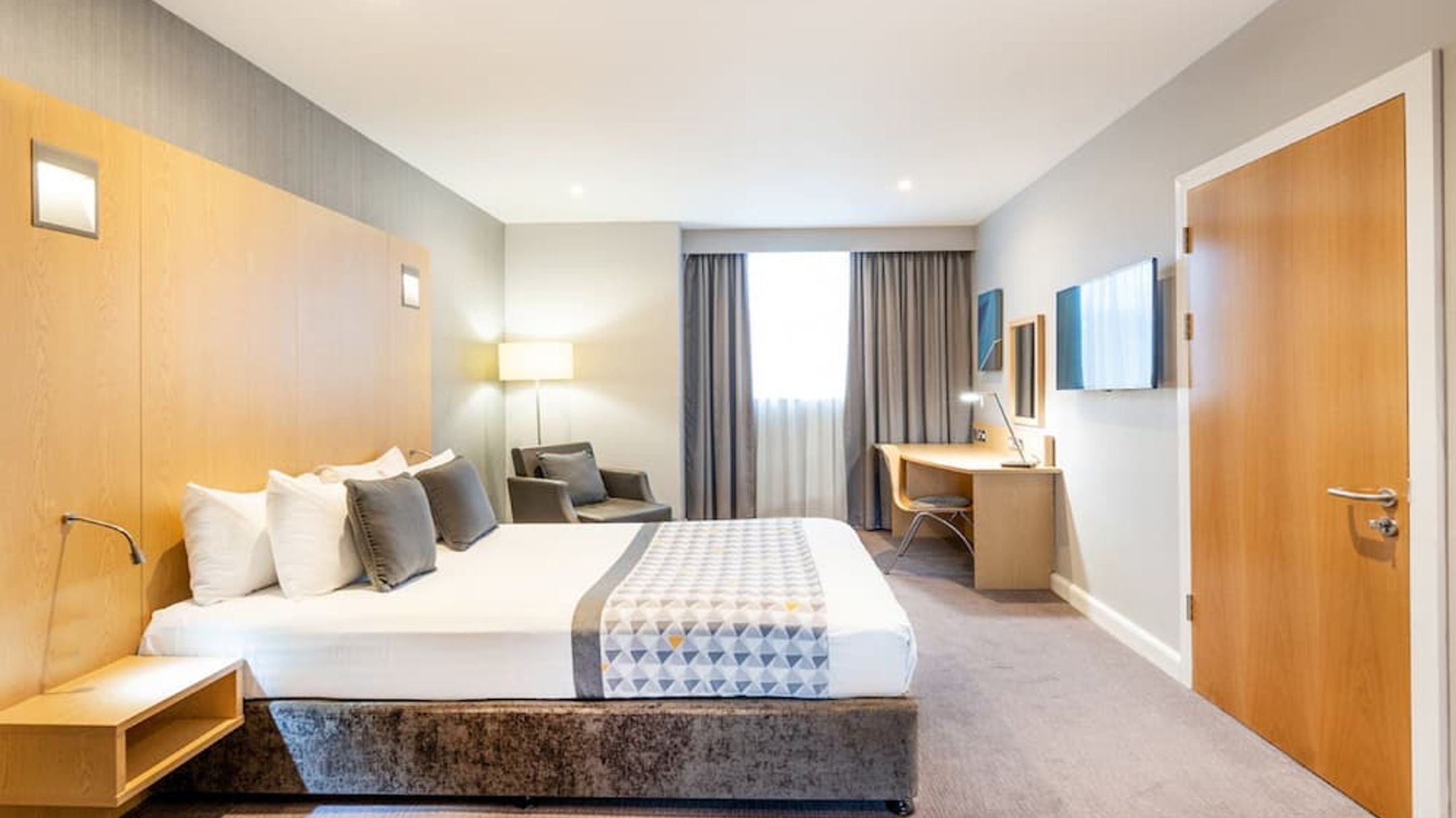 Holiday Inn London - Luton Airport ₹ 4,990. Luton Hotel Deals & Reviews ...