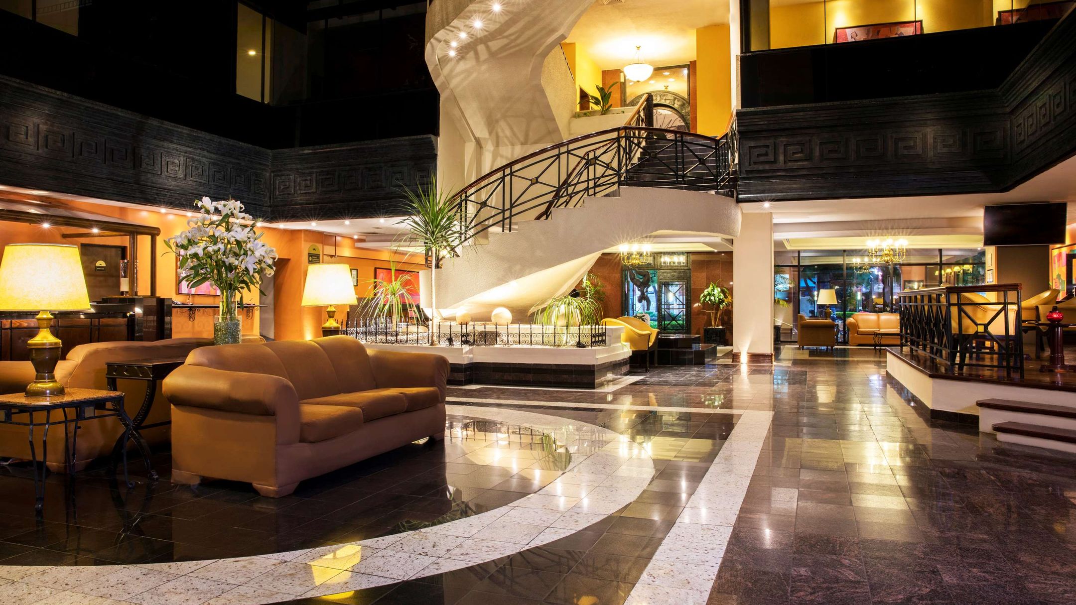 Krystal Monterrey 5 381 Monterrey Hotel Deals Reviews Kayak